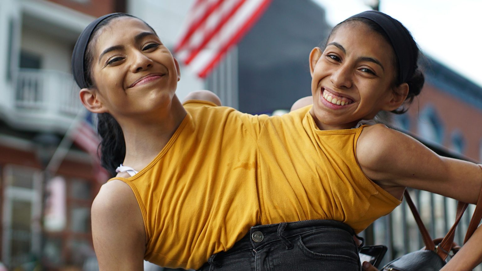 Irmãos Siameses Quando Um Morre - LIBRAIN